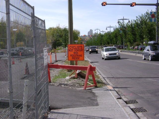 New signage for cyclists along Memorial Drive | Calgary Herald