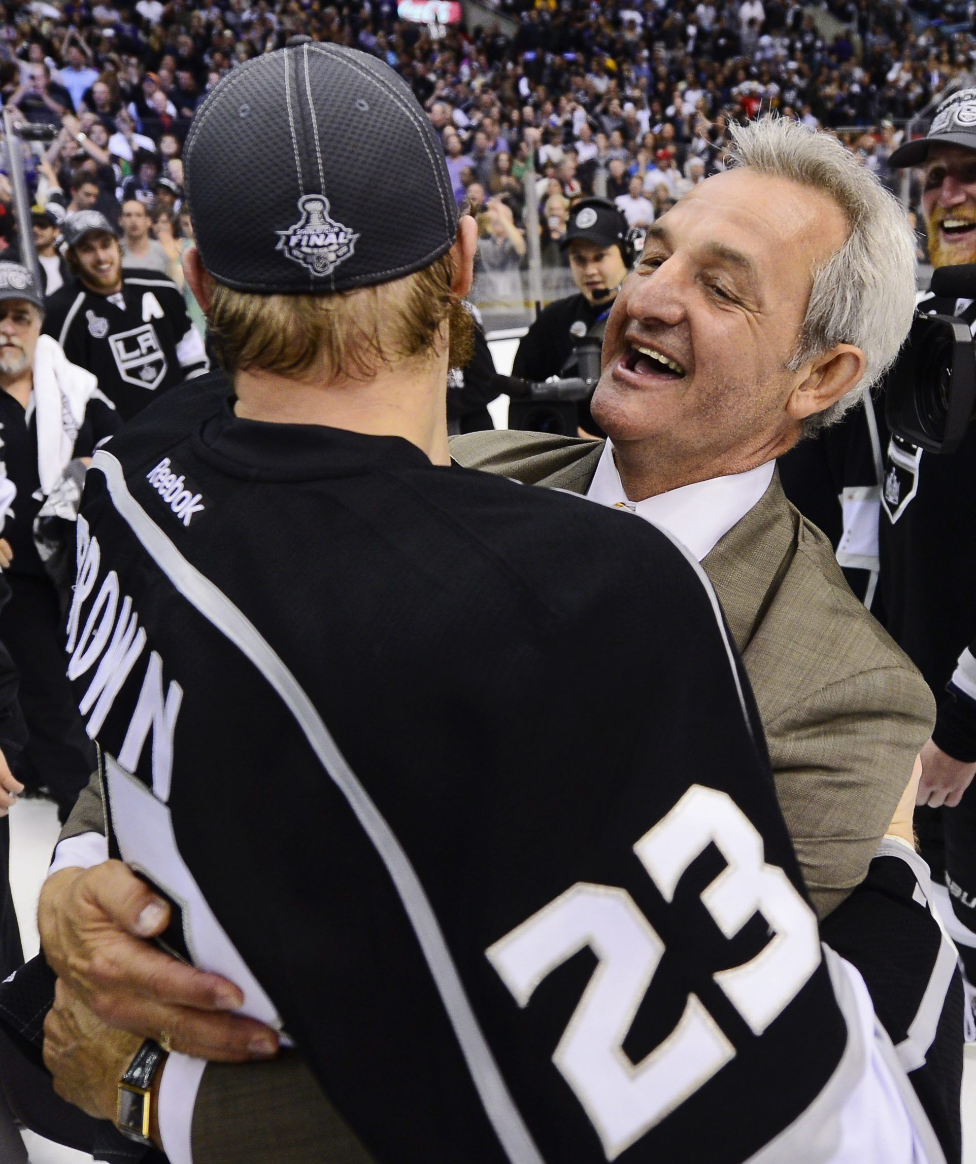 Darryl Sutter is happy and smiles to prove it | Calgary Herald