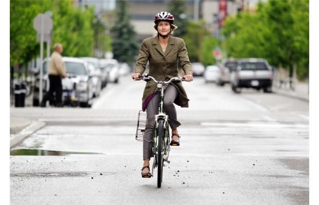 Only 1 in 5 Calgary cyclists a woman, study finds | Calgary Herald