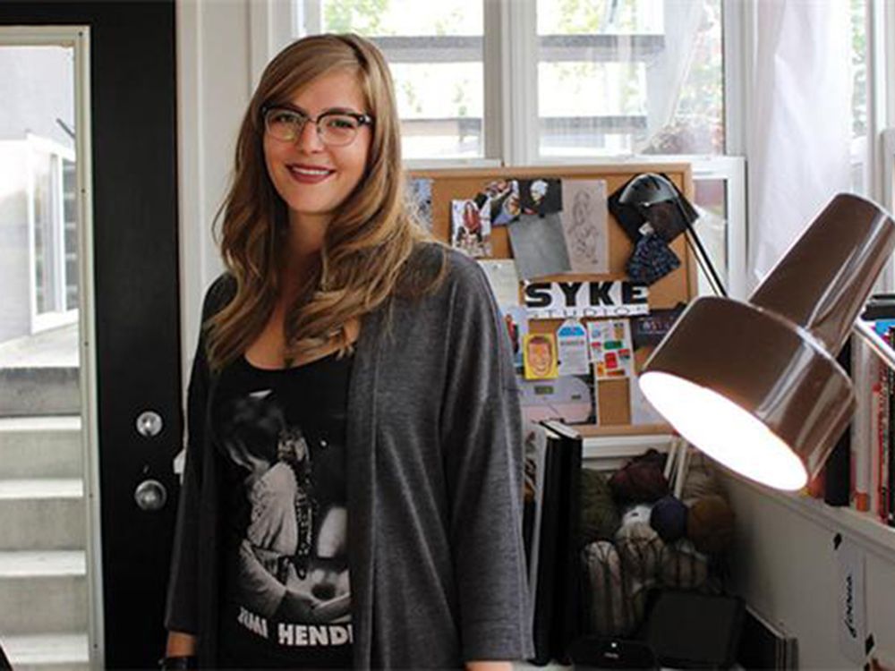 Fashion designer returns to her roots after her splash in the Big Apple ...