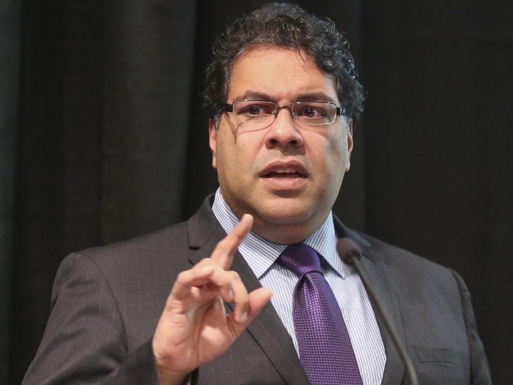 Nenshi finalizes weighty wager with Hamilton mayor-elect | Calgary Herald