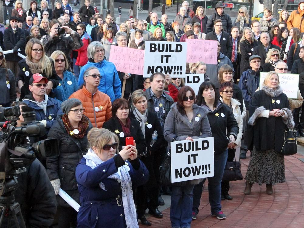 Hundreds rally against cancer centre delays | Calgary Herald