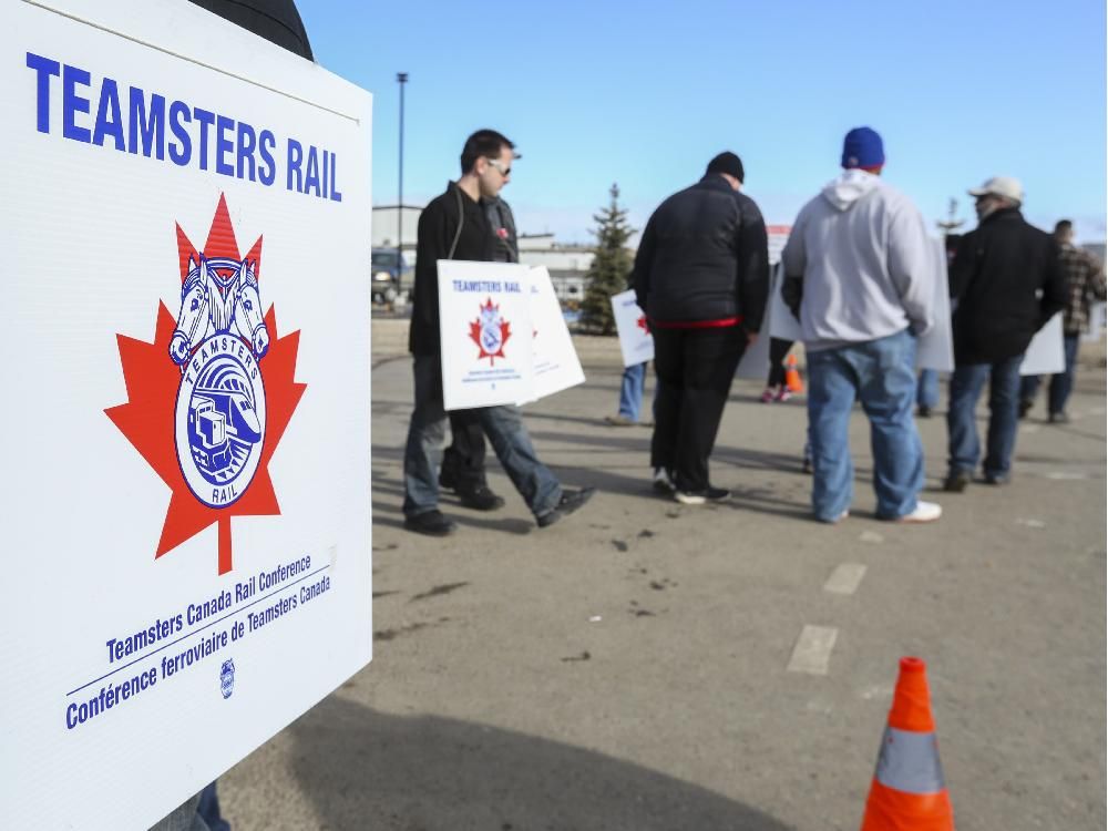 Calgary railroaders leave picket line as short-lived Canadian Pacific ...