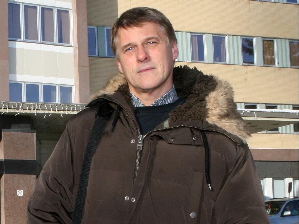 Prentice wants to talk wages with public sector unions | Calgary Herald