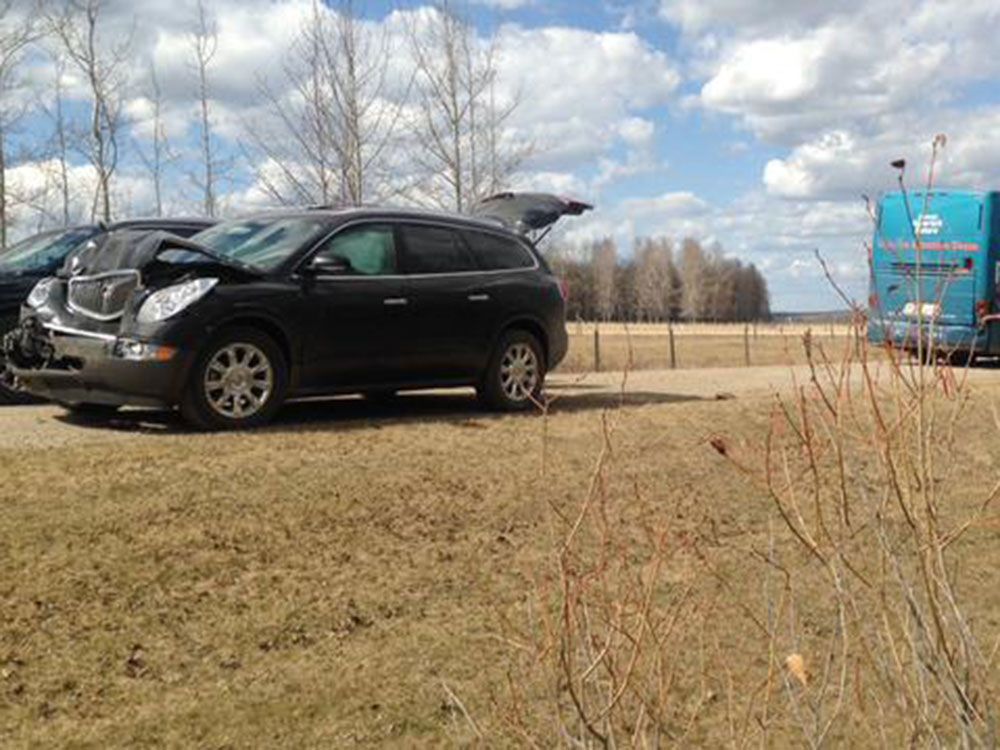 Premier's security team crashes into his campaign bus | Calgary Herald