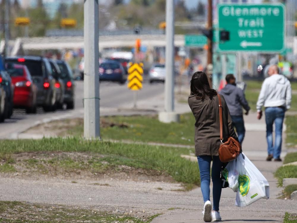 Pathways to line Macleod Trail as planners scale back street plan ...