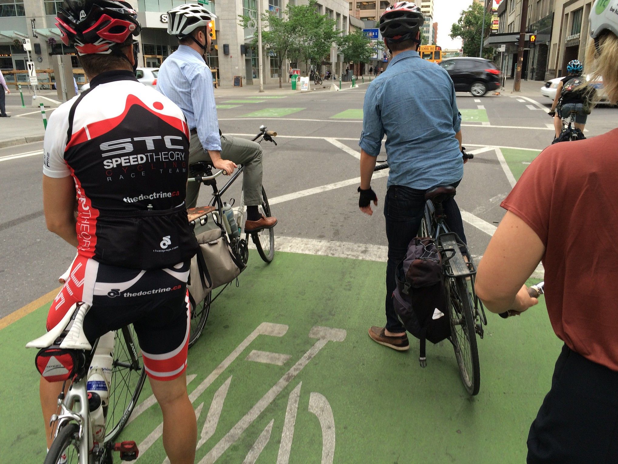 How to use the new downtown cycle tracks | Calgary Herald