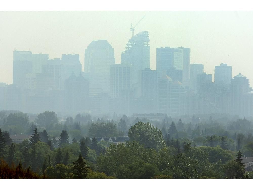 Smoke thickens in Calgary air, city returns to 'high risk' conditions ...