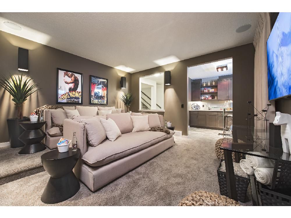 Entertain in royal style at the Buckingham | Calgary Herald