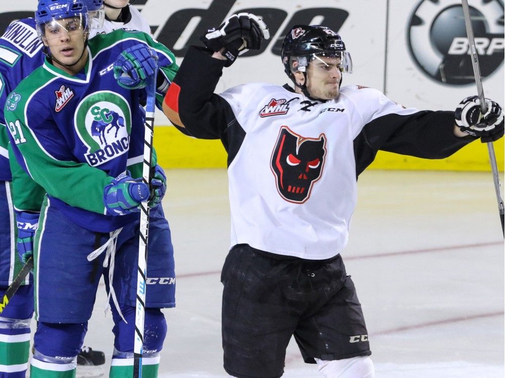 Houck's drought done with Hitmen win | Calgary Herald