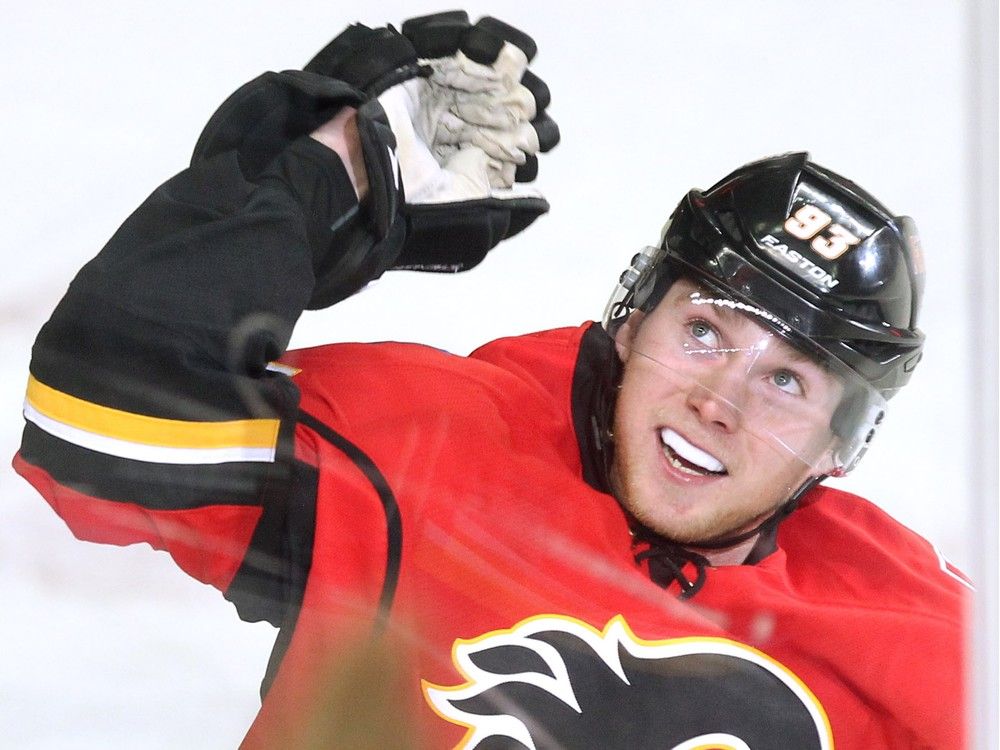 Calgary Flames moving Sam Bennett to wing the right move | Calgary Herald