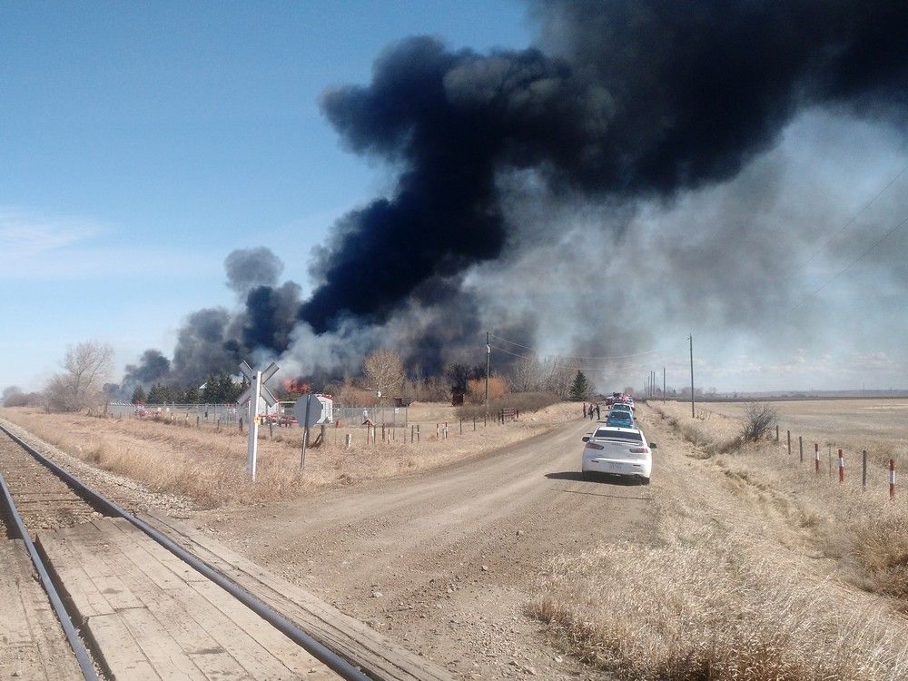 Photos: Grass fire near Airdrie | Calgary Herald