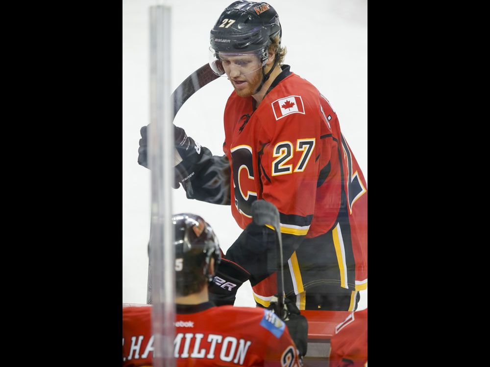 Gallery: Flames down Jets | Calgary Herald