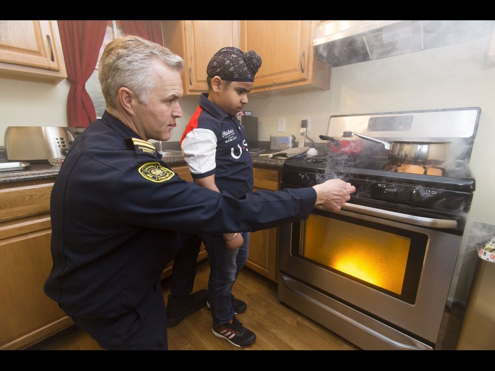 Video: Kids get VR fire-safety training in new mobile trailer | Calgary ...