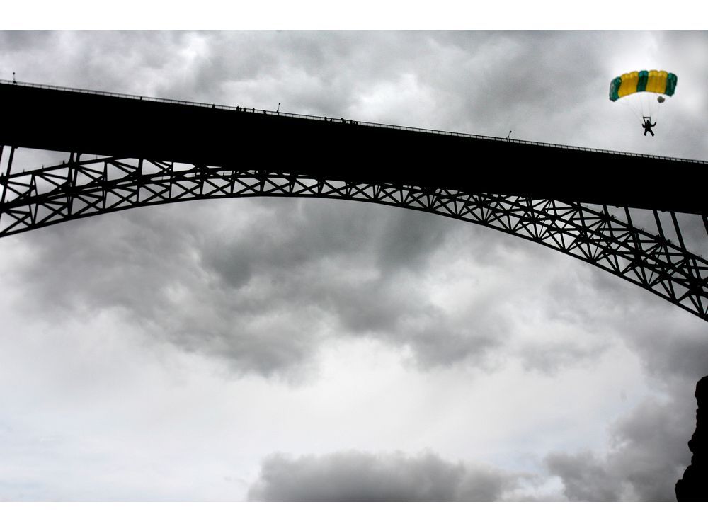 Calgary BASE jumper dies in Idaho when parachute fails | Calgary Herald