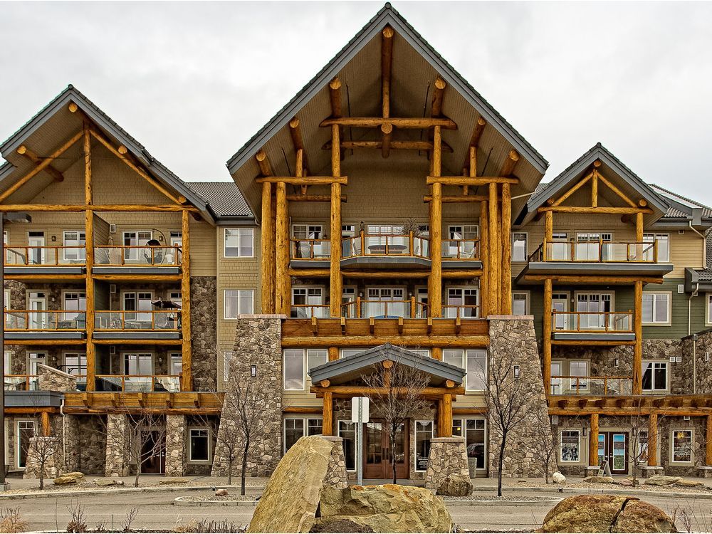 Resort-style amenities bring wide choice for Sanderson Ridge residents ...