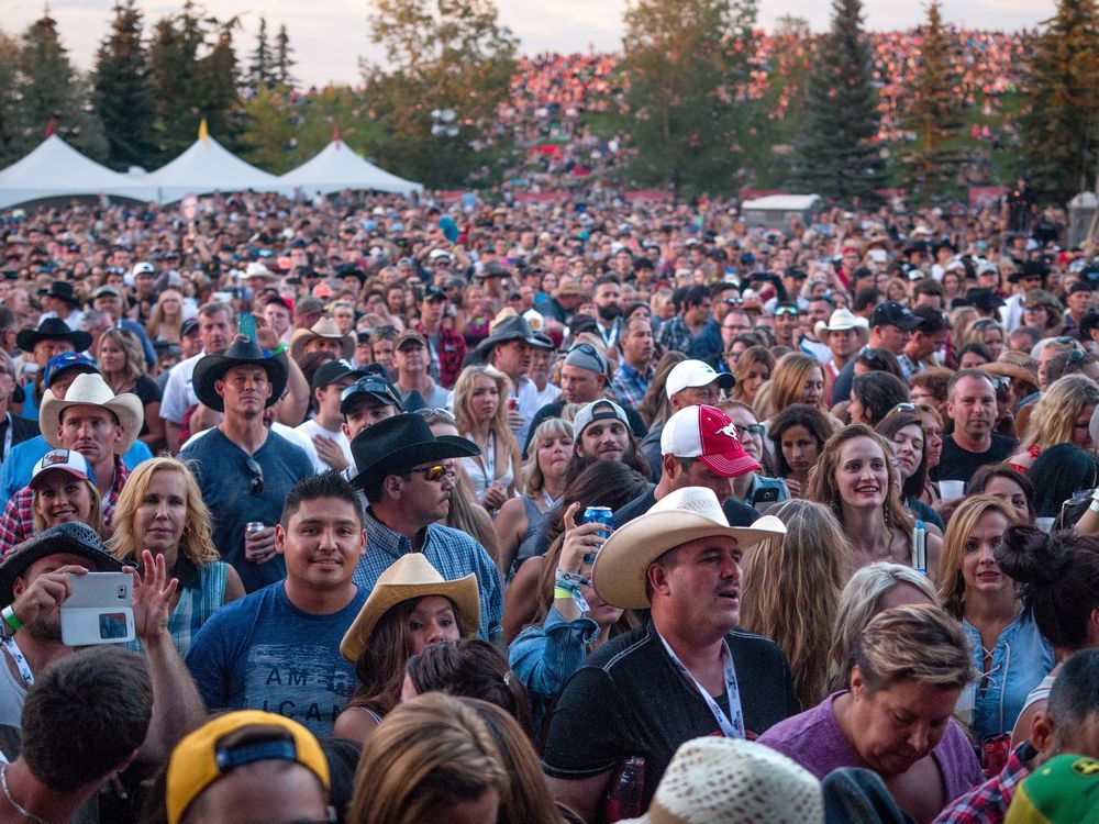 Gallery: Capacity crowd roars at Country Thunder | Calgary Herald