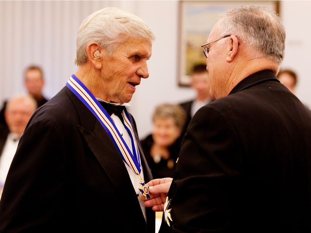 Varcoe: Oilpatch remembers Bill Mooney, who helped save Syncrude ...