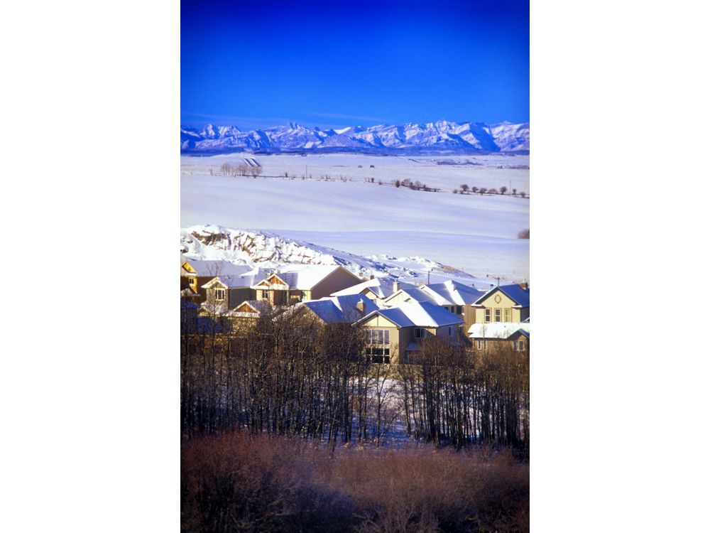 Qualico readies new portion of Crestmont for homes sales in late 2017 ...