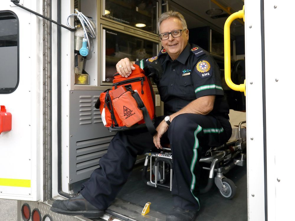 City paramedic retires after more than four decades on the job ...