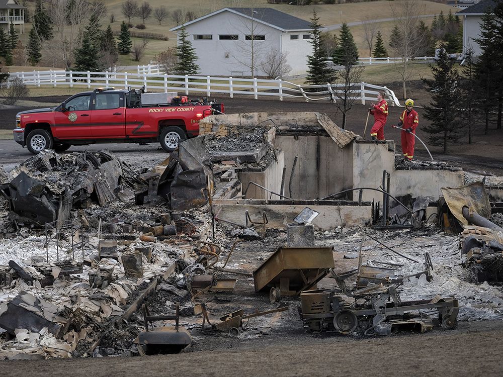 Airdrie wildfire caused by tossed cigarette, say officials | Calgary Herald
