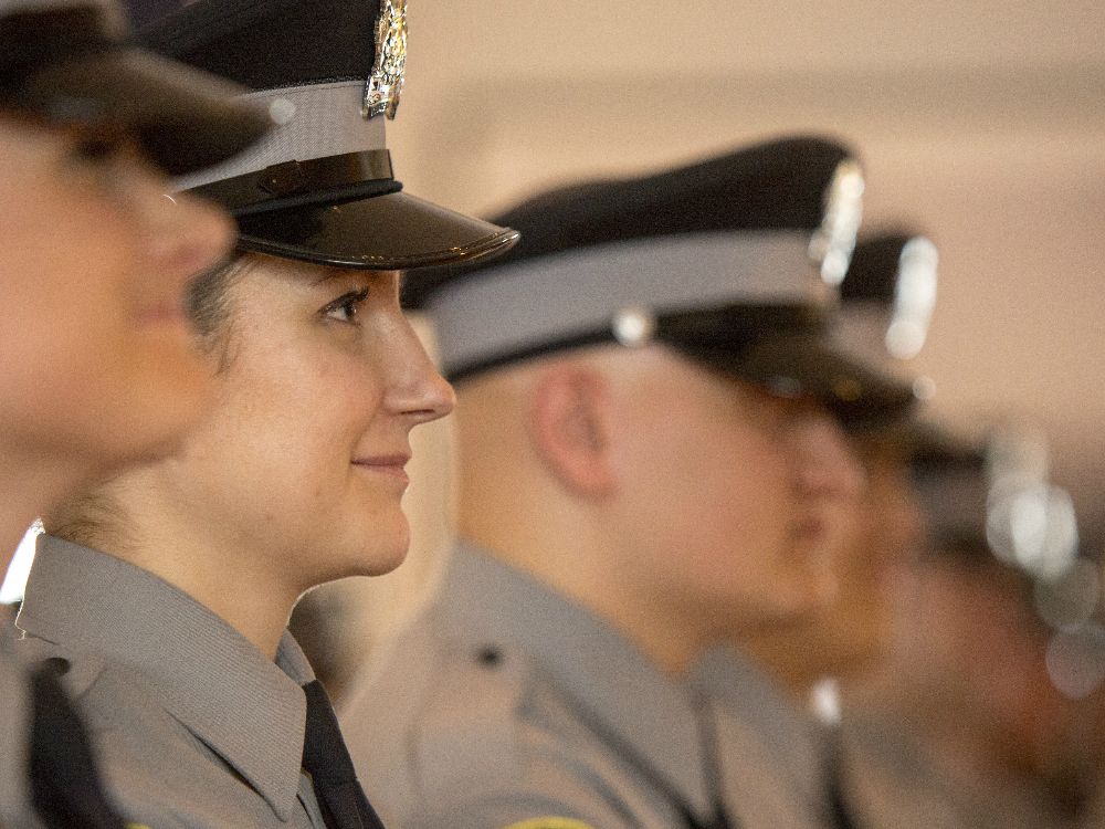 Calgary Transit gets 16 new public safety officers | Calgary Herald