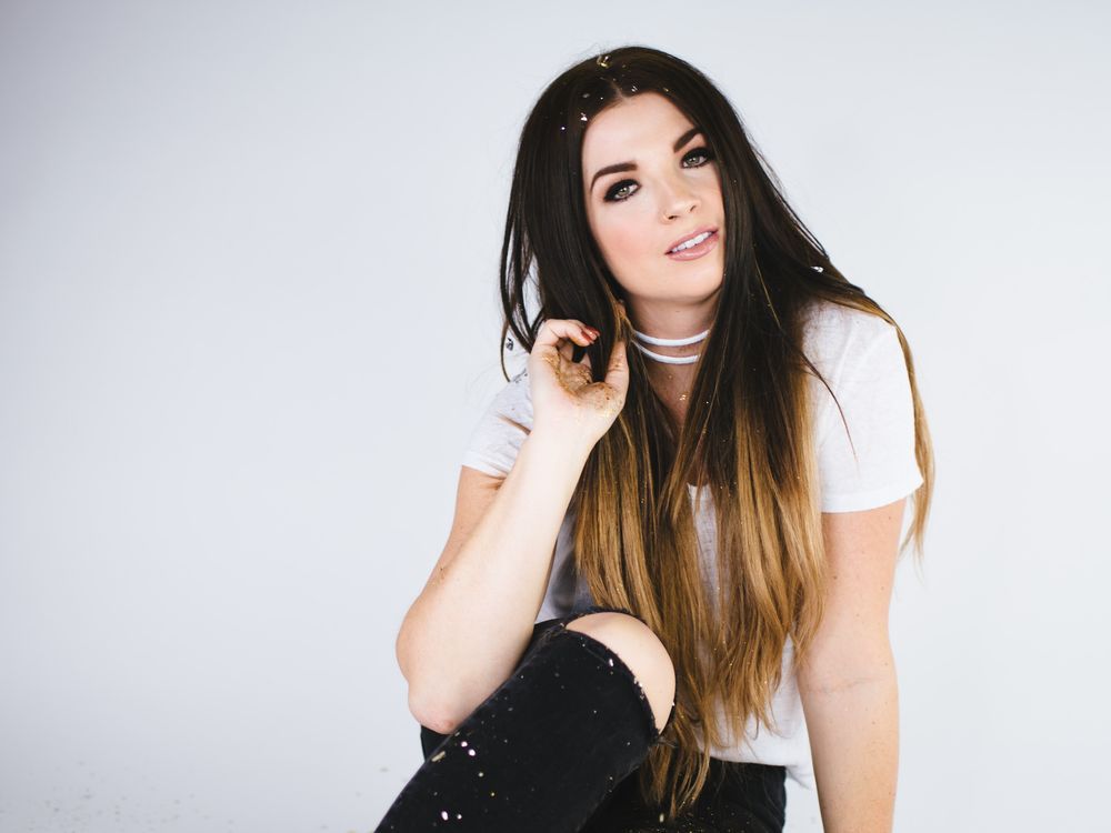 Q&A: Country singer Jess Moskaluke stays rooted in small-town Canada ...