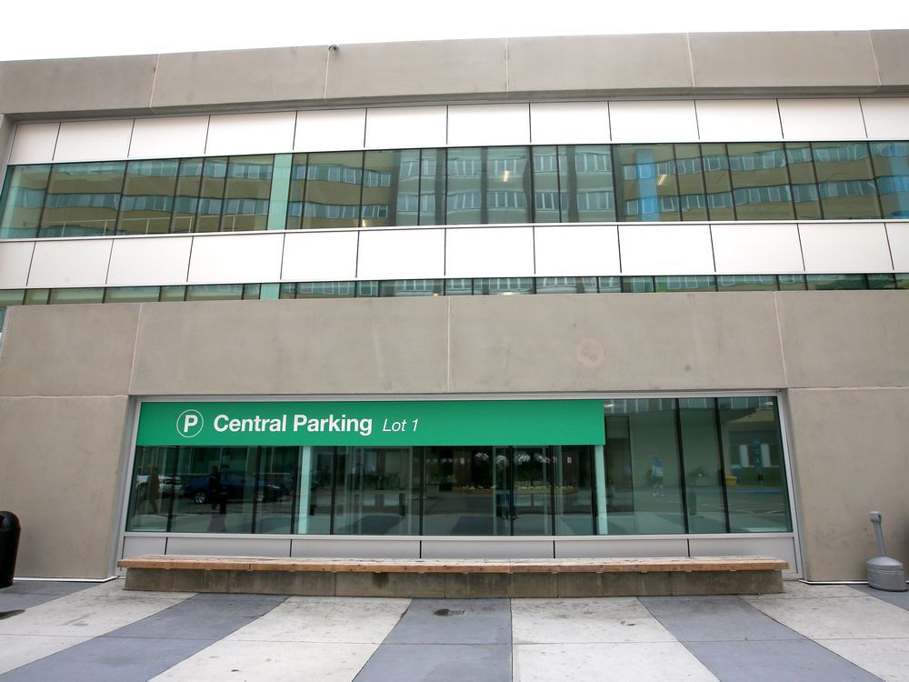 Nearly 1,000 new spots open at Foothills hospital parkade | Calgary Herald