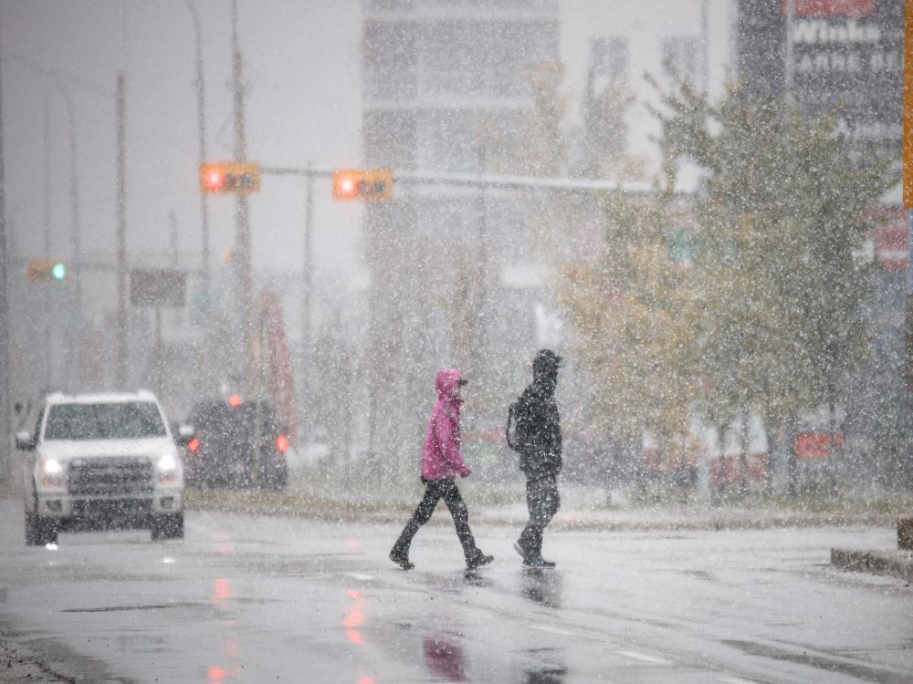 Snowfall warning issued for Calgary, 25 cm of snow expected by Monday ...