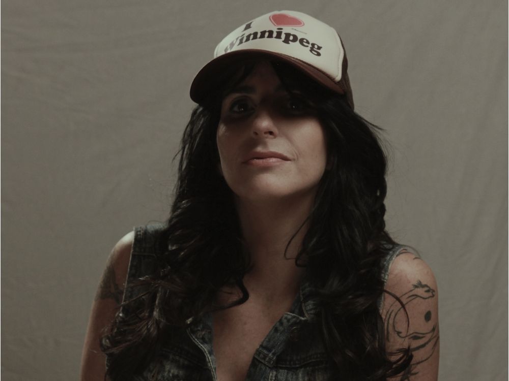 Singer-songwriter Romi Mayes still doing it her way 30 years later ...