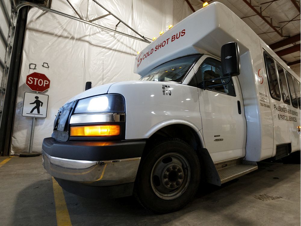 Alberta intercity bus firms eye relaunch as COVID-19 hampers service ...