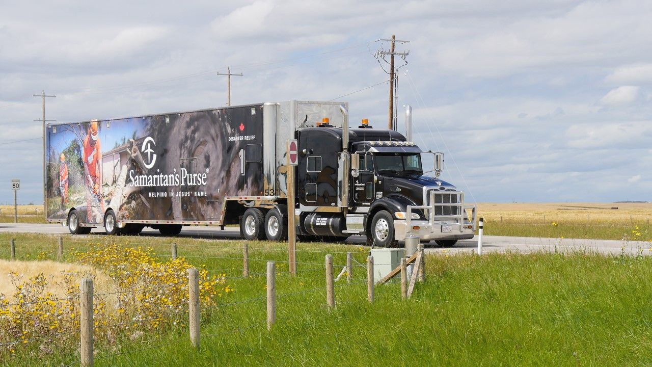 Calgary-based charity aids flood-ravaged Fort McMurray | Calgary Herald