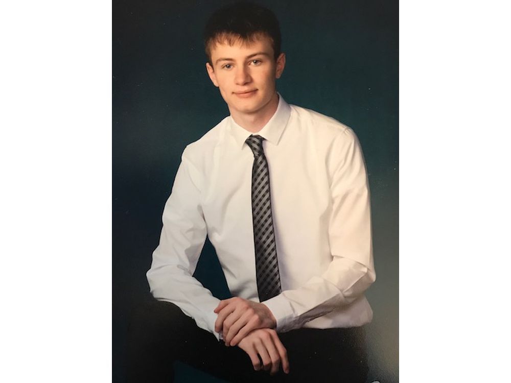 Grad Fashions, Photos and Portraits - Part 6 | Calgary Herald