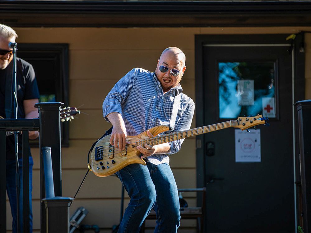 Calgary couple stages physically-distanced backyard 'Faux Festival ...