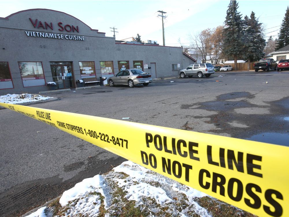 Two stabbed outside northwest Calgary restaurant | Calgary Herald