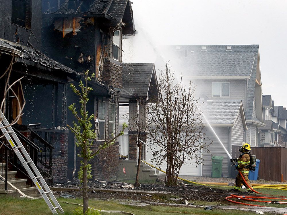 Two cats die, three houses damaged in northeast fire | Calgary Herald