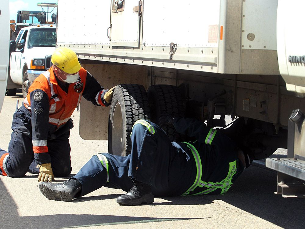 Police, Sheriffs to conduct safety checkstop of trucks near Calgary ...