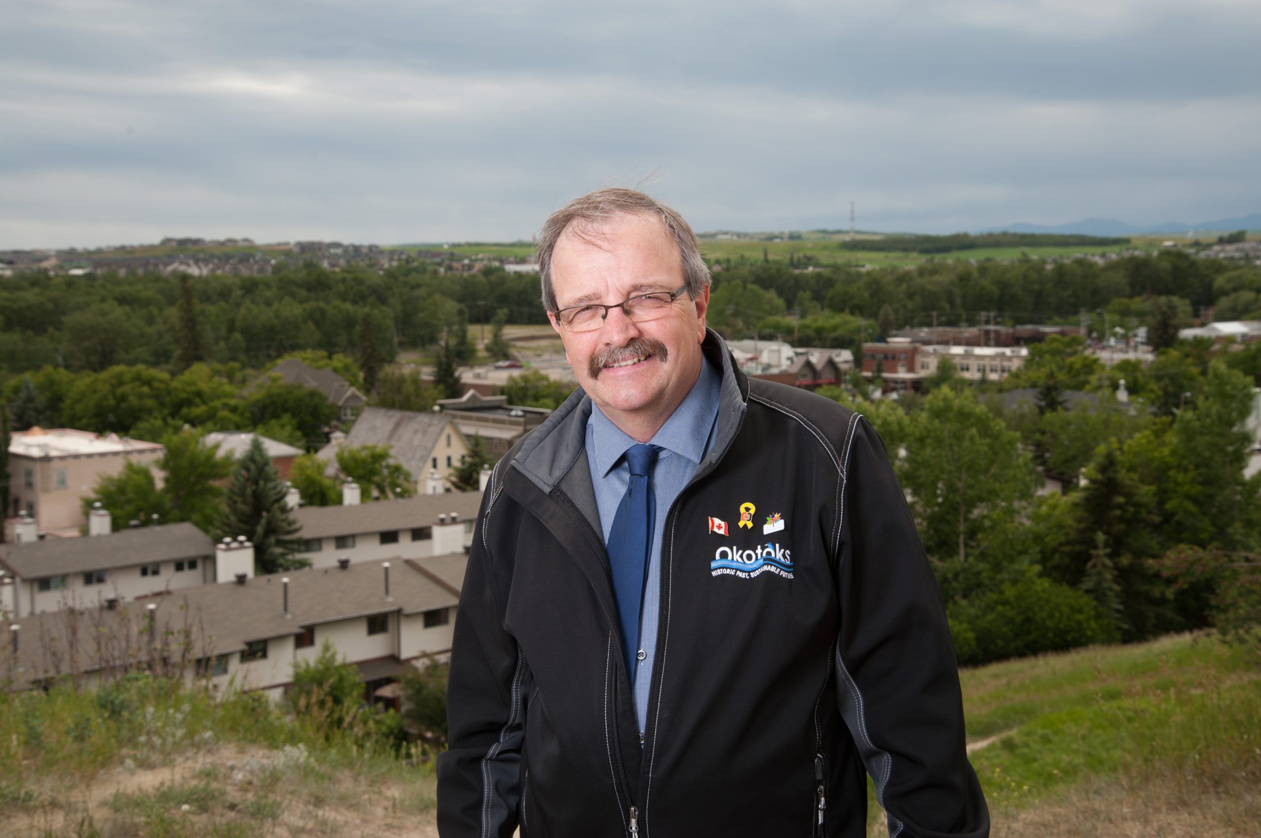 Okotoks mourning loss of Mayor Bill Robertson | Calgary Herald