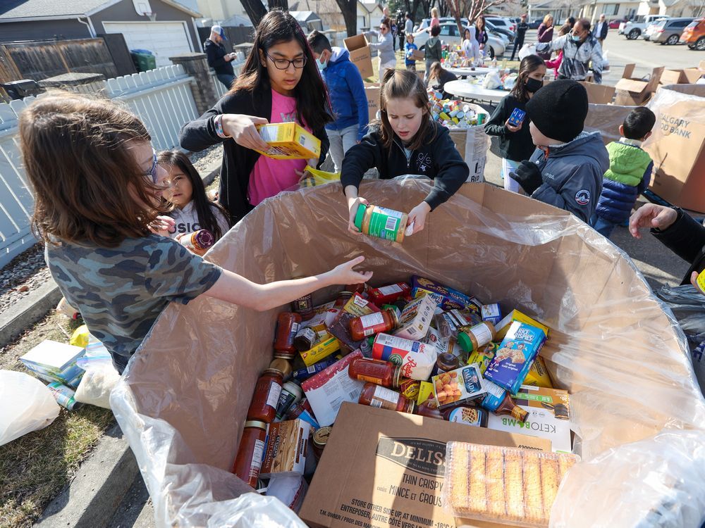 Interfaith fundraiser hauls in grub for Calgary Food Bank | Calgary Herald