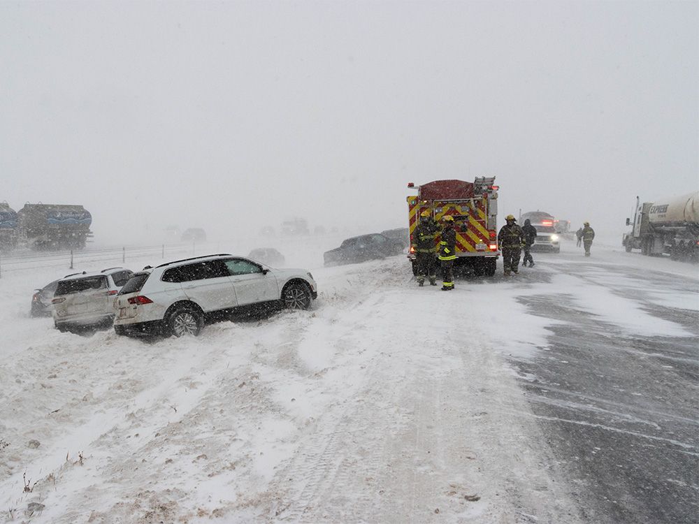 Avoiding Highway 2 due to poor conditions advised | Calgary Herald
