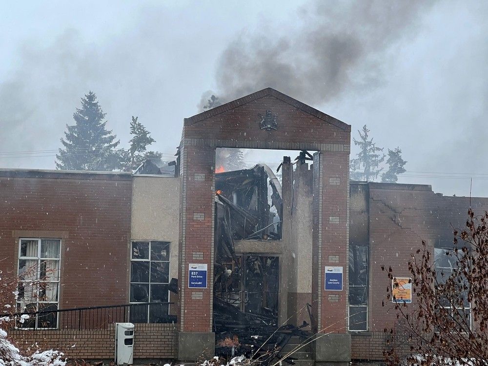 Fire destroys courthouse in Golden, B.C. | Calgary Herald
