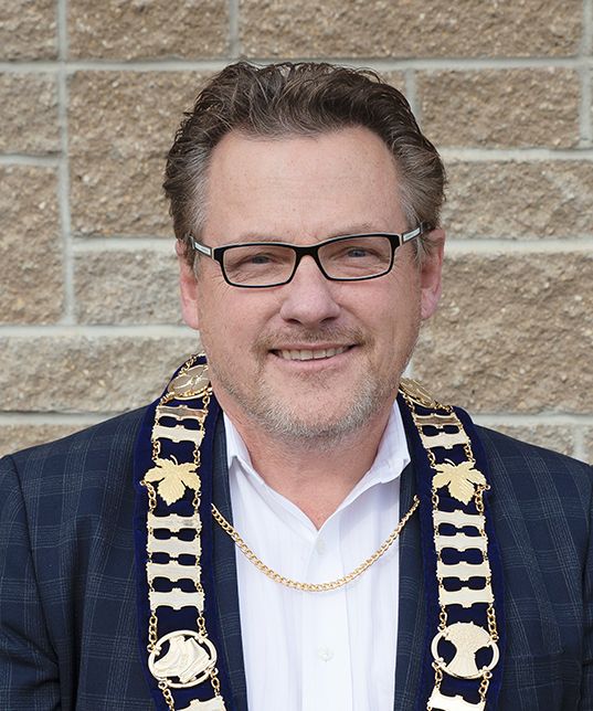Province questions Chestermere mayor's credit card use, city expenses ...