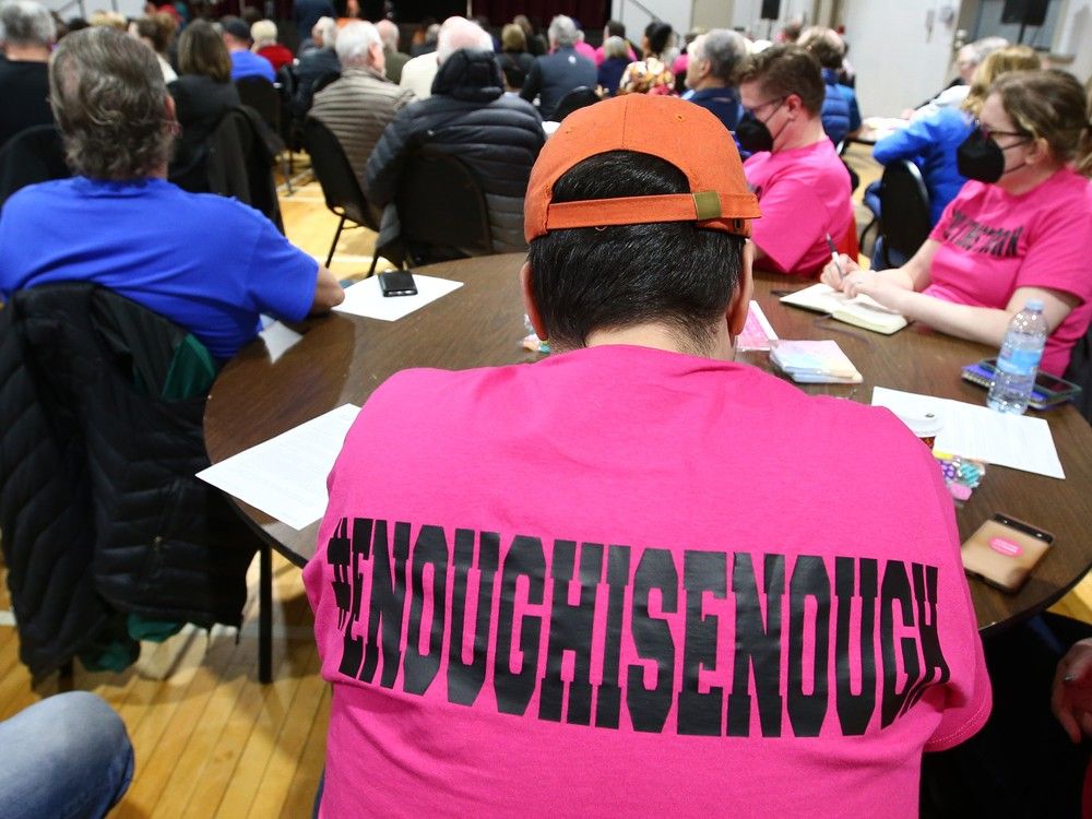 Chestermere mayor believed staff 'could not be trusted': investigation ...