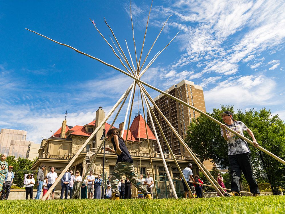 Tipi raised at Calgary's Lougheed House for first time in 130 years ...