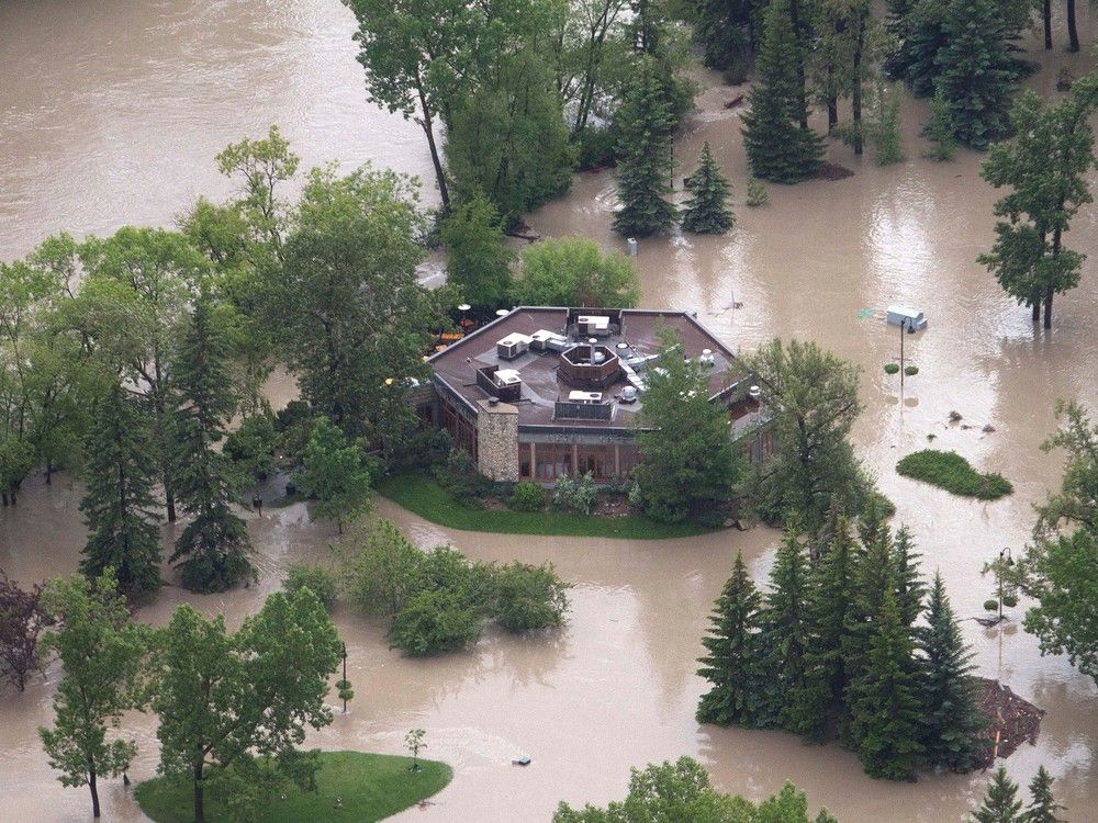 Aerial shots from the flood of 2013 in Calgary and southern Alberta ...