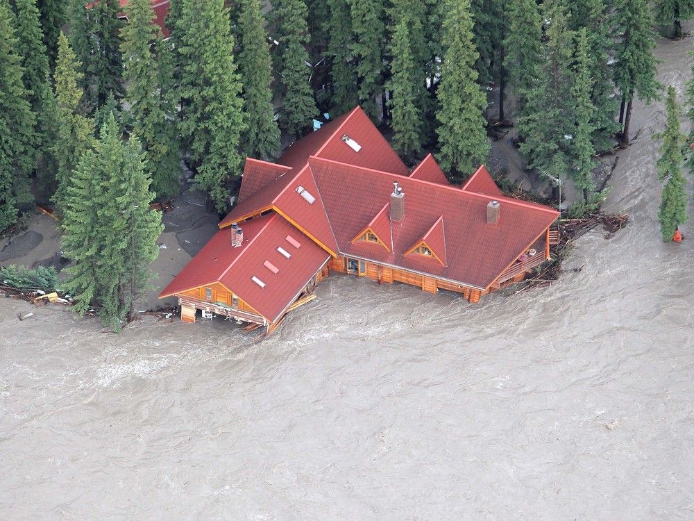 Aerial shots from the flood of 2013 in Calgary and southern Alberta ...