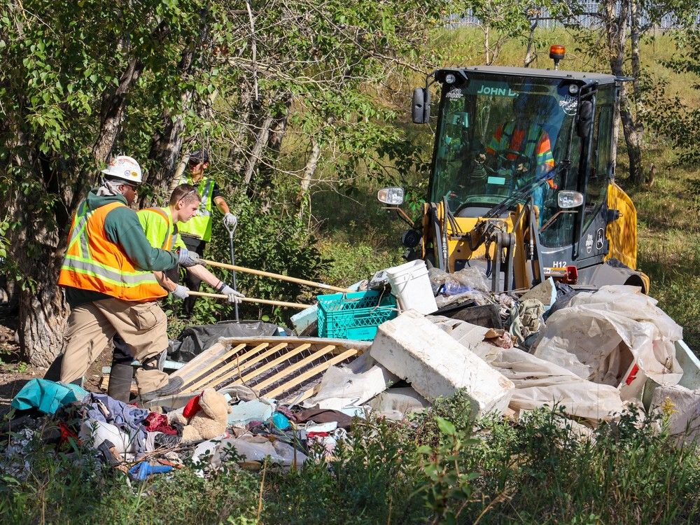 Police dismantle large homeless encampment in southeast Calgary ...