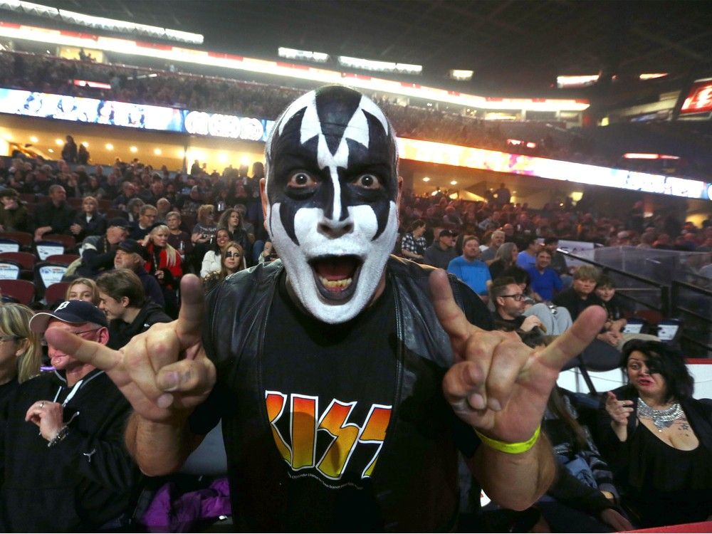Kiss plays old hits on farewell tour for enthusiastic fans | Calgary Herald