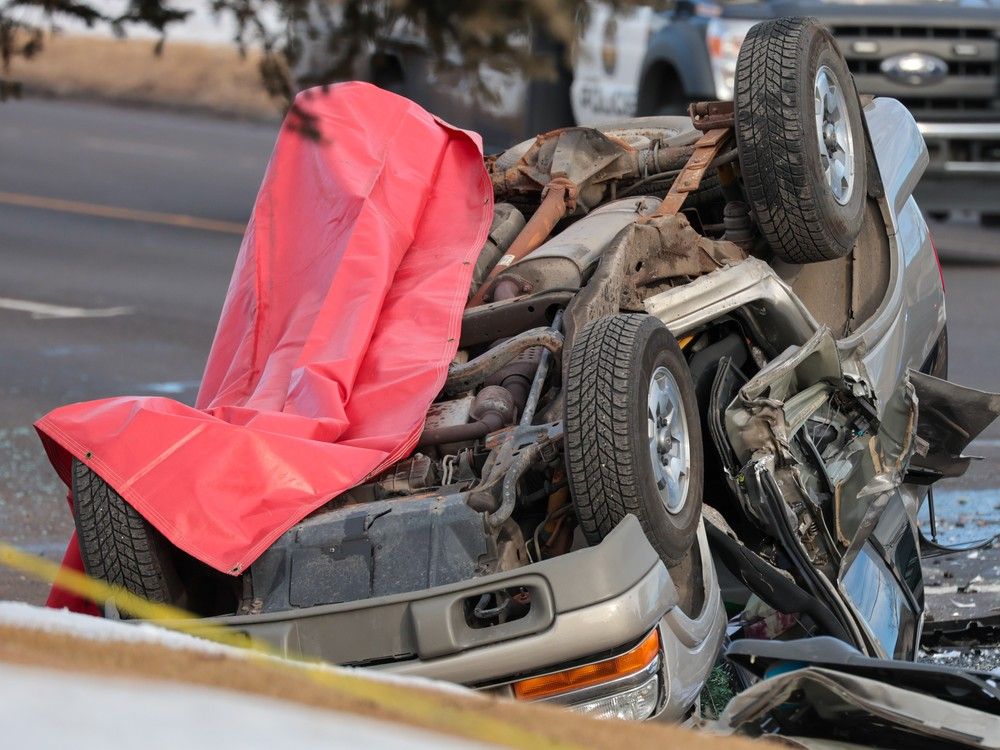 One dead after two-vehicle collision in northeast Calgary | Calgary Herald