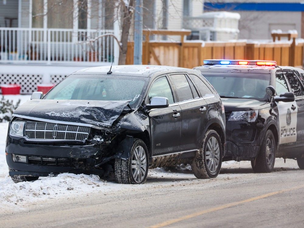 Calgary emergency crews respond to multiple crashes | Calgary Herald